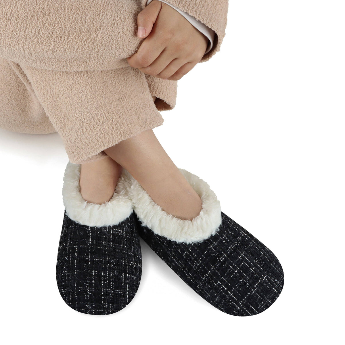 Womens Sparkle Twee Slipper With Memory Foam Soled Black And White ...